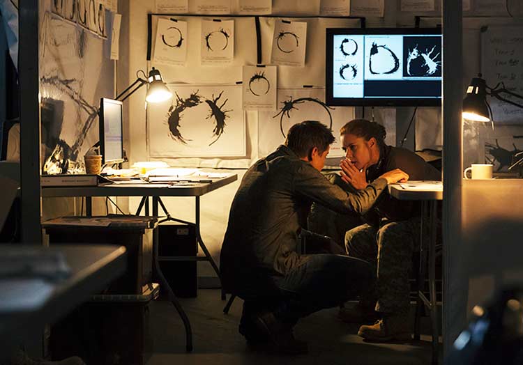 Set Decor / Film Decor Features: ARRIVAL