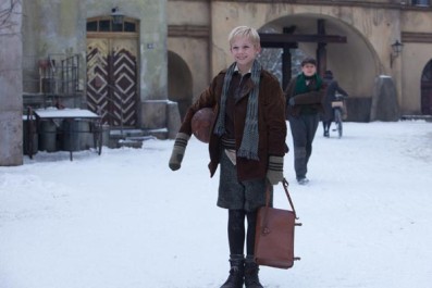 The Book Thief Movie Rudy And Liesel Kissing